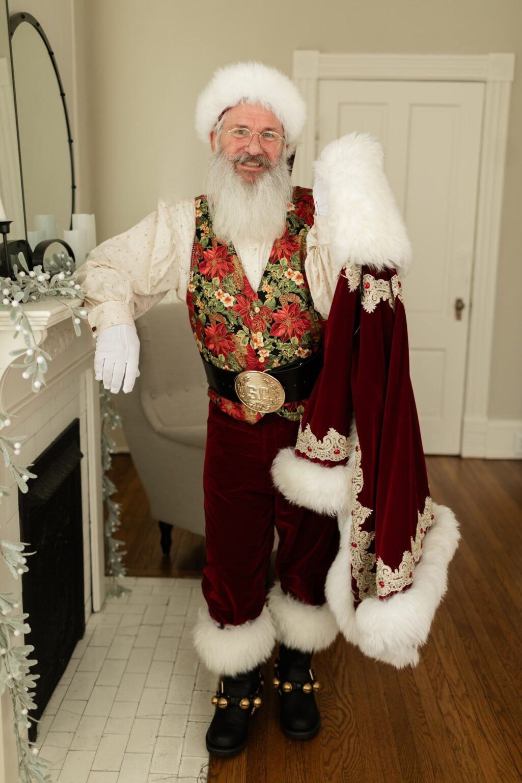 About Our Custom Santa Claus Suits - Swanky Santa